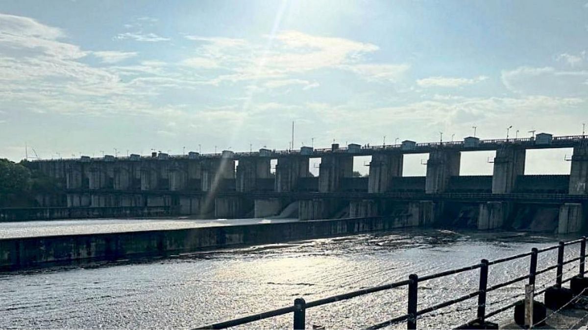 Isapur Dam । इसापूर धरणाचे तीन दरवाजे उघडले । Three gates of Isapur dam ...