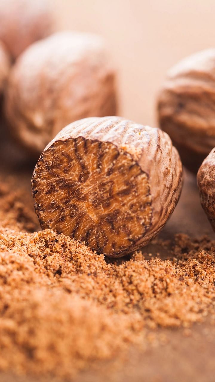 Eating Nutmeg : 'हा' पदार्थ मसालाच नाहीतर औषधी गुणधर्माचा खजिना|Health ...