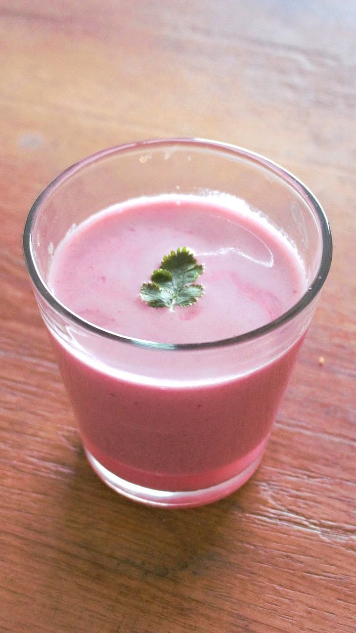 Drinking Solkadhi : तिखट, गोड, आंबट सर्वाना प्रिय सोलकढी पिण्याचे ...