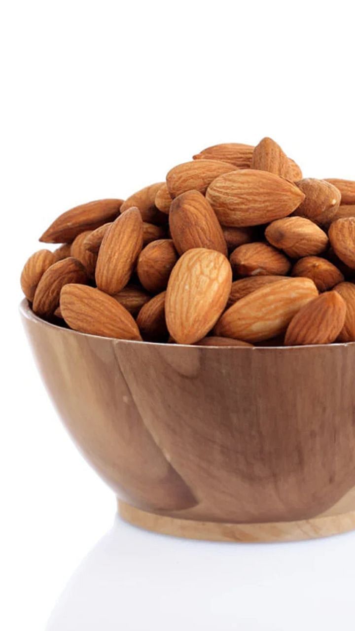 Almonds Eating : बदाम उत्तम आहार आहे का? थंडीत कसा होईल उपयोग|almonds a ...