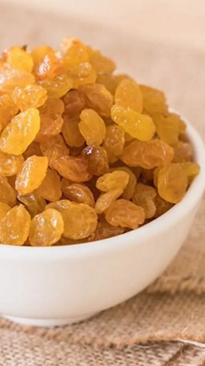 Raisins Eating : मनुके भिजवून खाण्याचे ५ जबरदस्त फायदे जाणून घ्या|5 ...