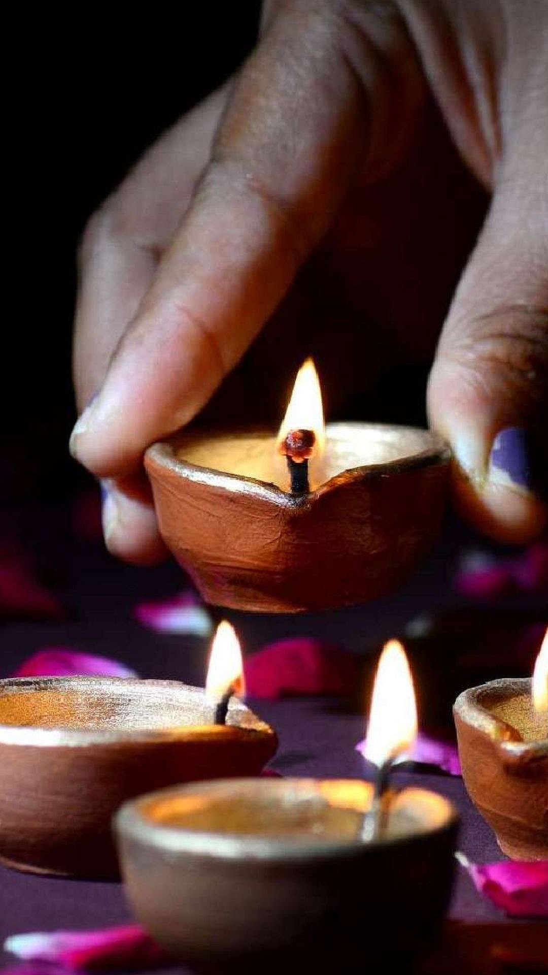 Night Diya Direction : रोज रात्री घरामध्ये कोणत्या दिशेला दिवा लावावा ...