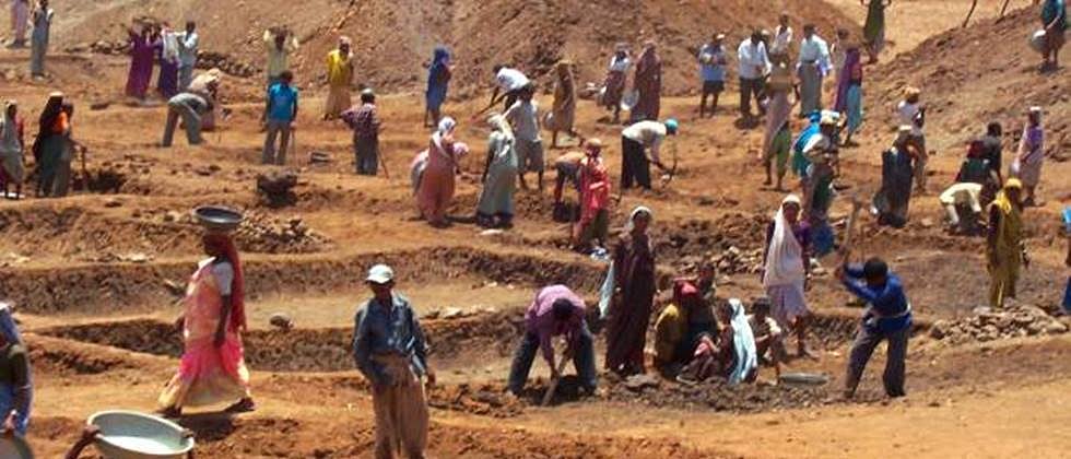 ‘मनरेगा’तून शाश्वत विकास साधणारी कामे राबवा : गोयल |Manrega