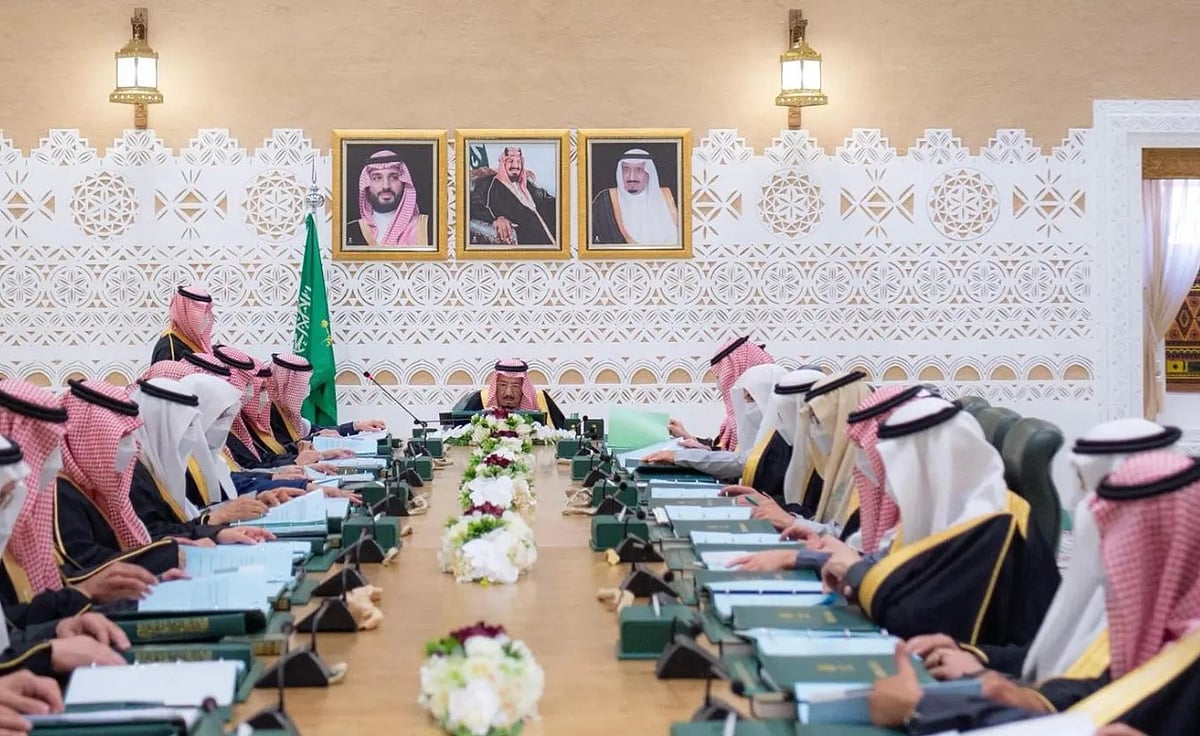 King Salman Chairs Saudi Arabia's Cabinet Session