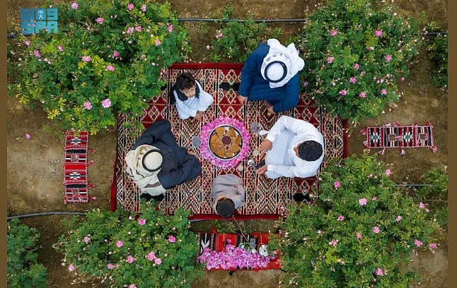 Taif Roses Perfume Ramadan Iftar Tables