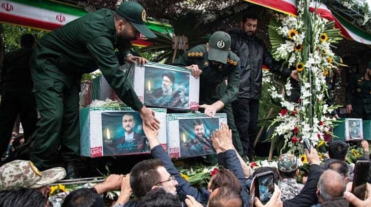 وصول جثمان الرئيس الإيراني إبراهيم رئيسي ومرافقيه إلى طهران