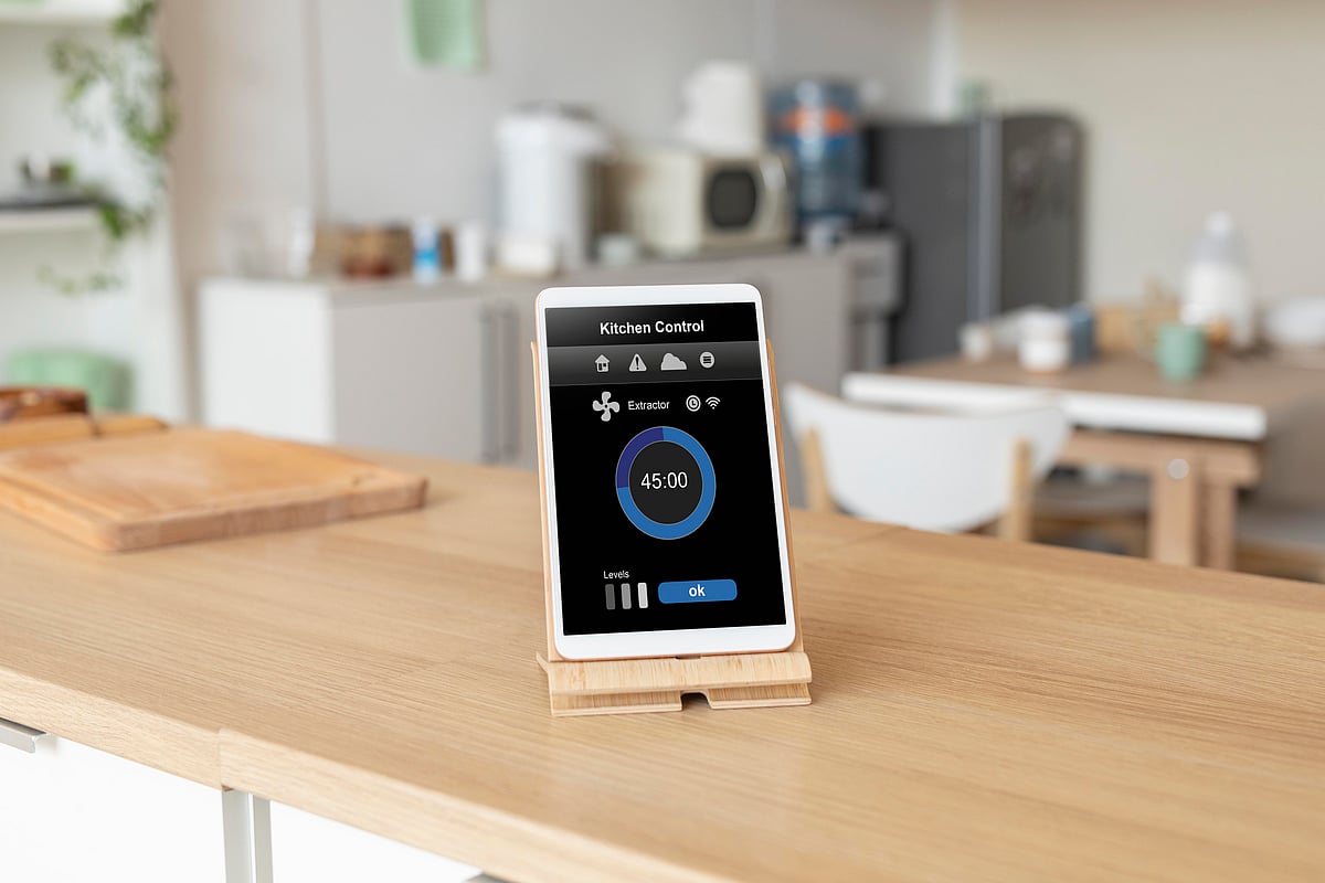 Smart Table Tops: How AI and IoT Are Transforming the Dining Experience