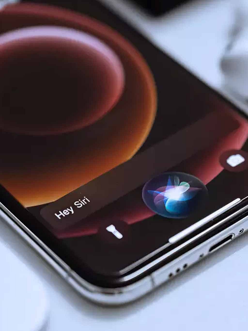 iOS 18 to Boost Siri with Powerful AI