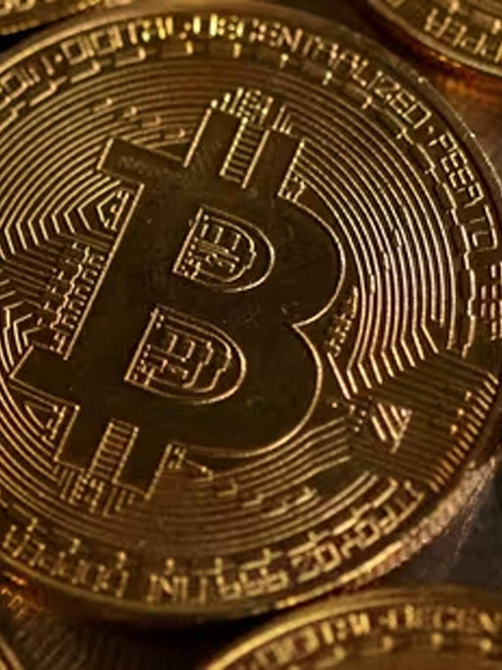 Bitcoin Continues Decline Following Worst Week of 2024