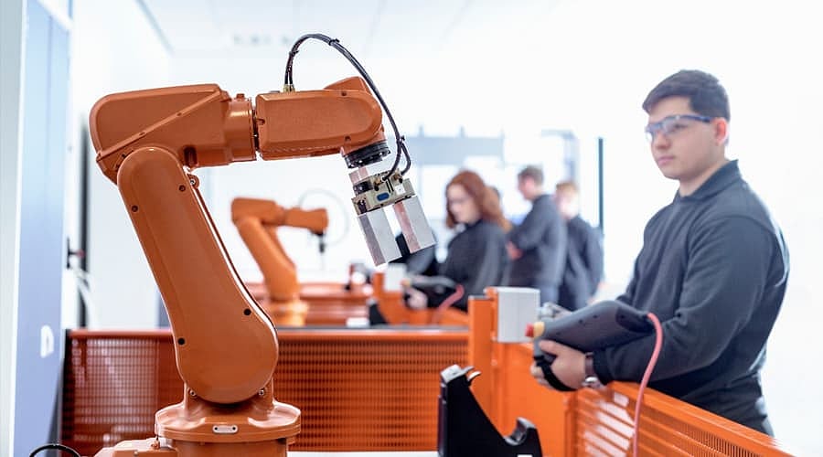 What Are Robots Used For Today Medical Robots Are Increasing In