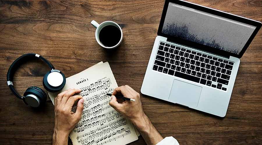 How to Write Song Lyrics Using Free AI Generators: A Complete Guide