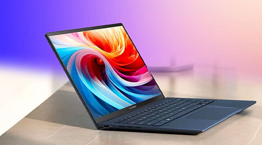 Best OLED Laptops 2025: Expert-Tested for Display, Battery, & Value