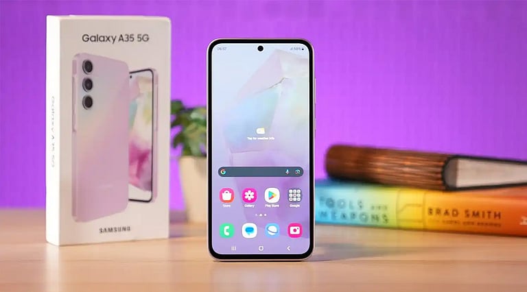 Best Super AMOLED Display Smartphones Ft. Samsung, Realme & More