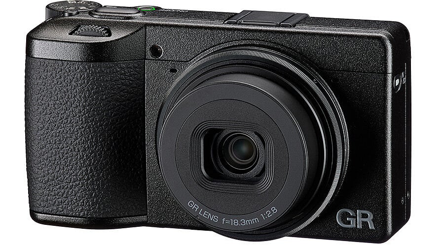 2025’s Top Digital Cameras with Built-in Flash