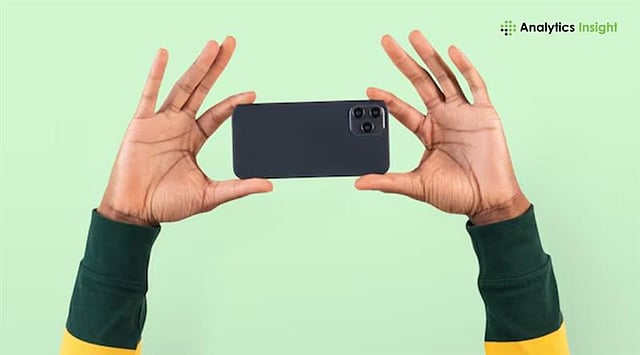 Top Camera Mobiles Under Rs. 30,000 in 2025