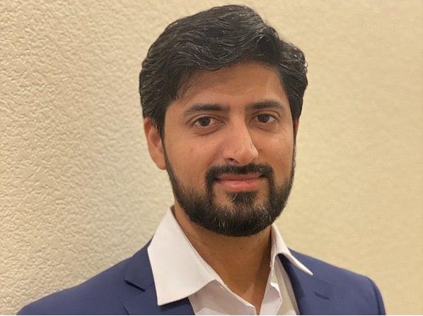 When AI Meets Healthcare: How Assistant Bots Can Influence Patient Care