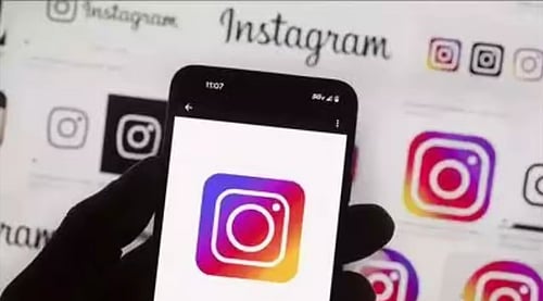 How to Add or Delete Instagram Login Information on Your Phone