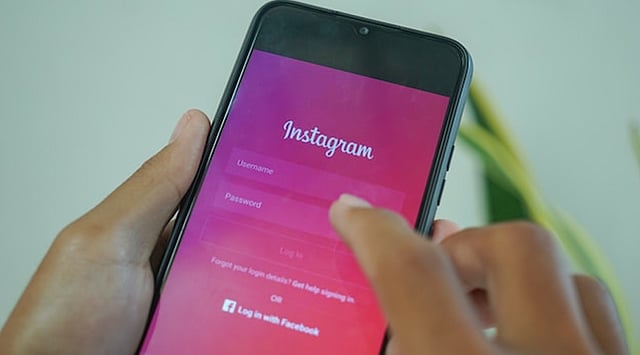 How to Add or Delete Instagram Login Information on Your Phone