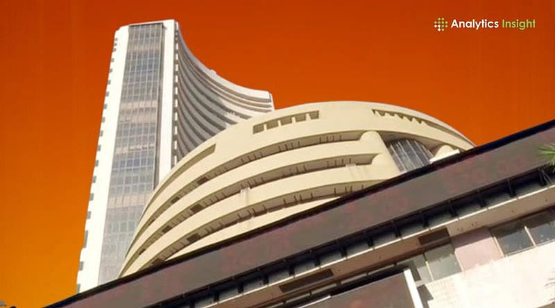 Share Market News: Sensex and Nifty Trade Flat on IT and Realty Losses