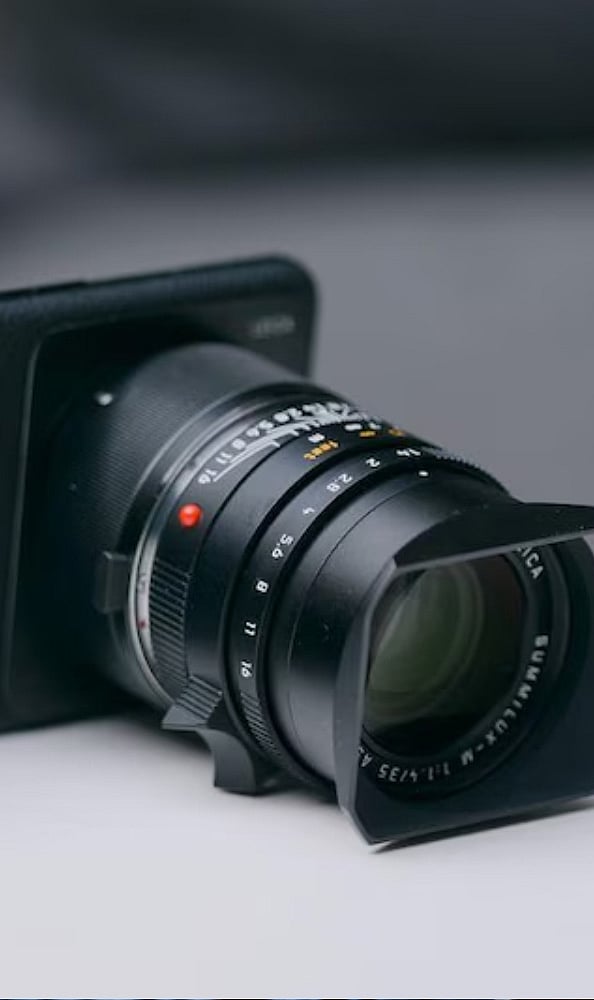 Imagine a smartphone camera that feels like a DSLR.