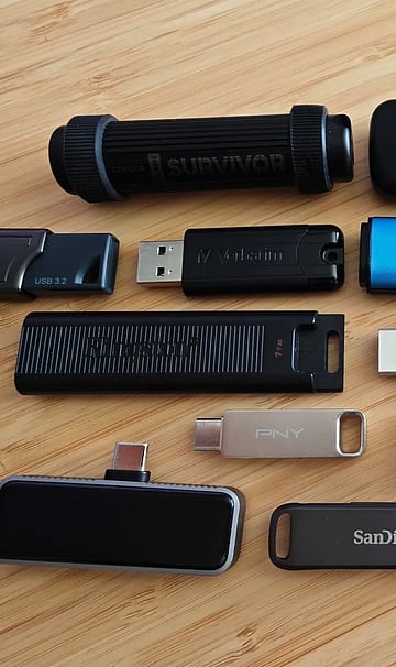 Top High-Speed Flash Drives in 2025