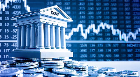 Mid-Sized Bank Stocks Quietly Breaking Out: Charts Reveal What’s Next