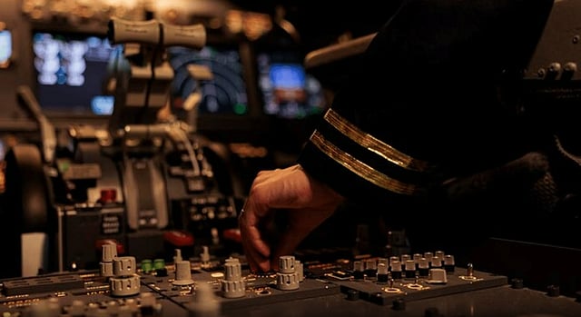 Flight Patterns: Analyzing the Popularity and Strategy of Aviator Games