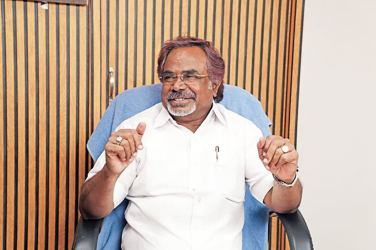 கட்சிகளும் கலைக் குழுக்களும்!