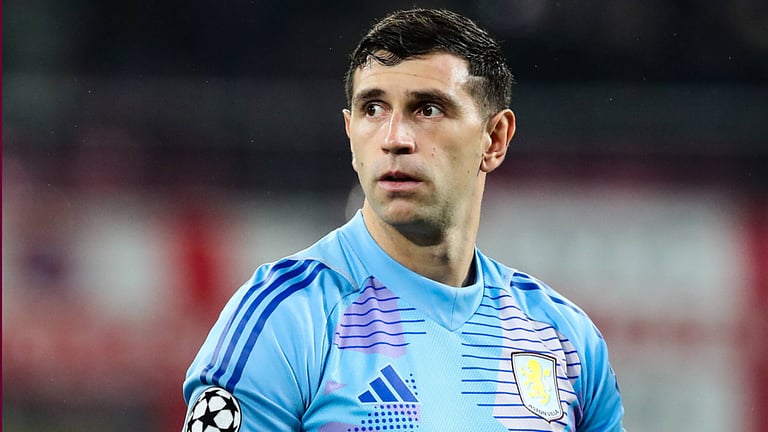 Emi Martinez sends emotional thank you message at Aston Villa as exit looms