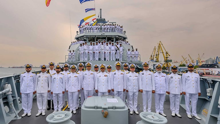 PNS Hunain Joins Pakistan Navy Fleet as Third Yarmook-Class OPV