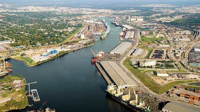 Texas ports limiting activity due to cold weather