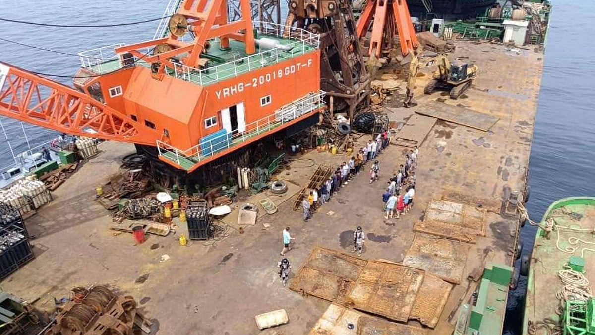 Chinese Dredger Detained in Malaysia for Irregularities, Second Seizure ...