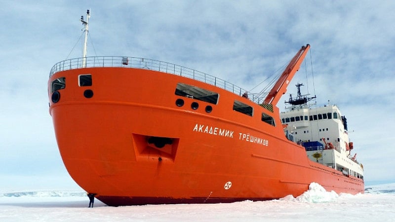Russian research ship Akademik Tryoshnikov completes Antarctic expedition