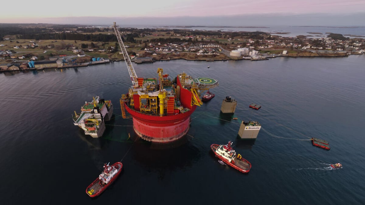 VESSEL REVIEW | Penguins FPSO – Cylindrical processing platform for ...