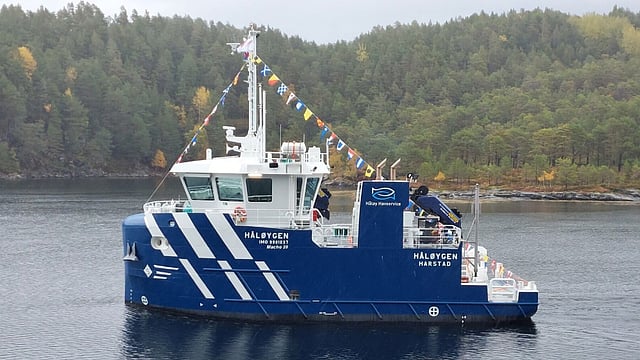 VESSEL REVIEW | Haloygen – Compact hybrid workboat to support fish ...