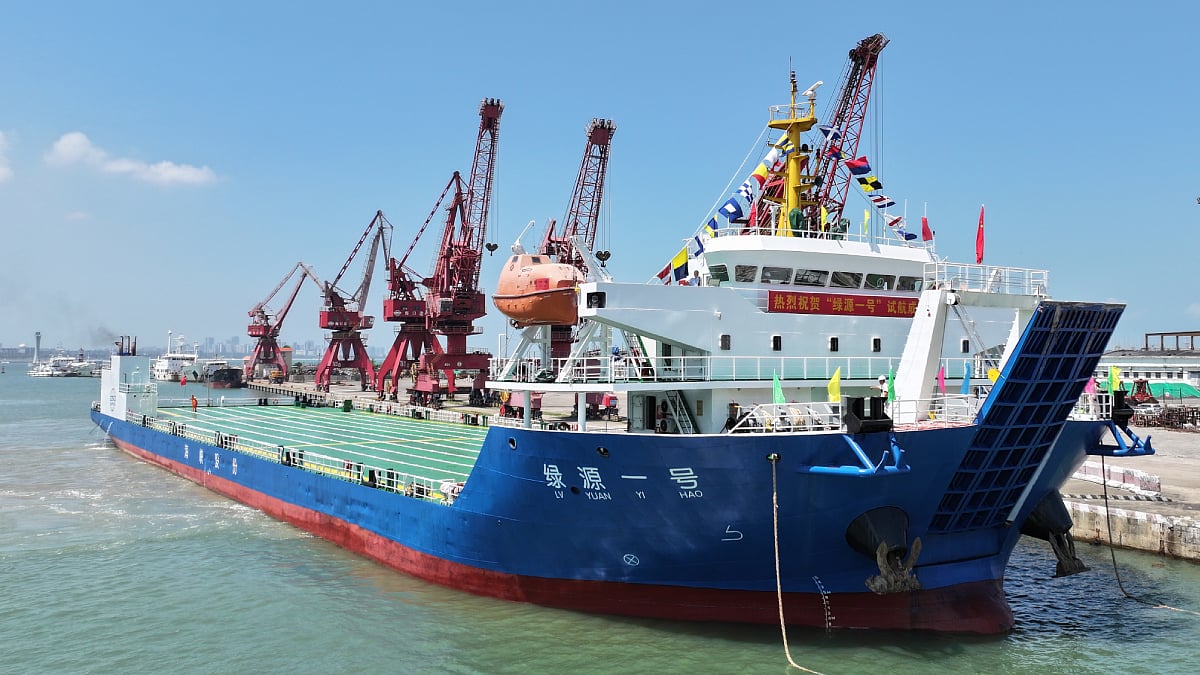 Luyuan No 2 – Ro-Ros to transport electric vehicles via Hainan Strait