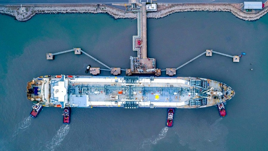 Egypt in talks with Excelerate Energy for floating gas unit, ministry says