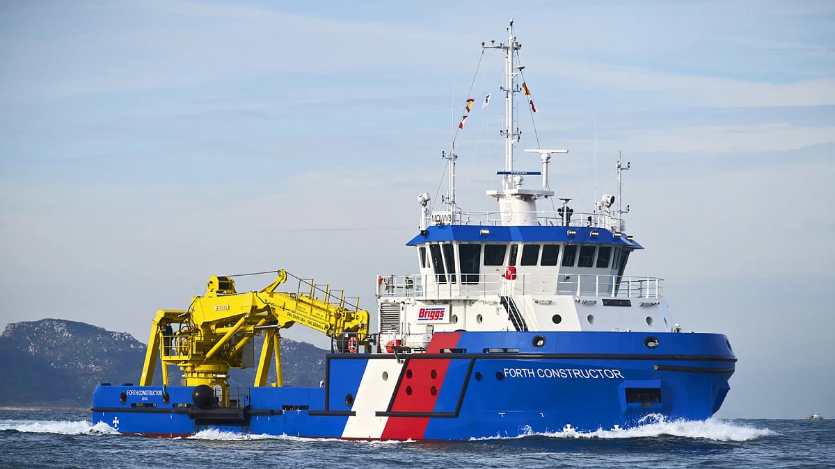 VESSEL REVIEW | Forth Constructor – Shallow-draught maintenance workboat to support UK marine ...