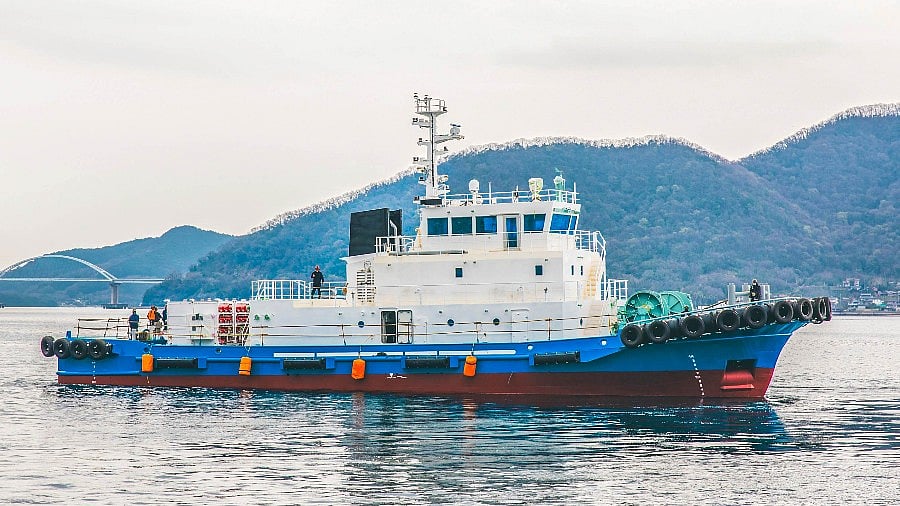 Tsuneishi Shipbuilding launches dual-fuel hydrogen tug