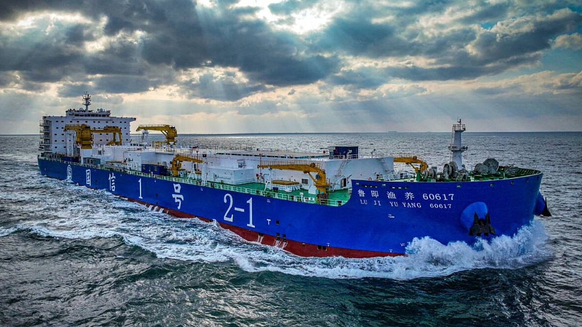 Luji Yuyang 60617 – Chinese deep-sea aquaculture vessel fitted with ...