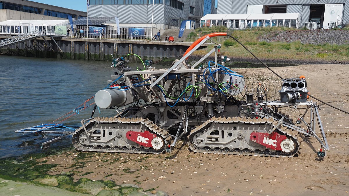 Amphibious crawler to take on mine countermeasures in shallow waters
