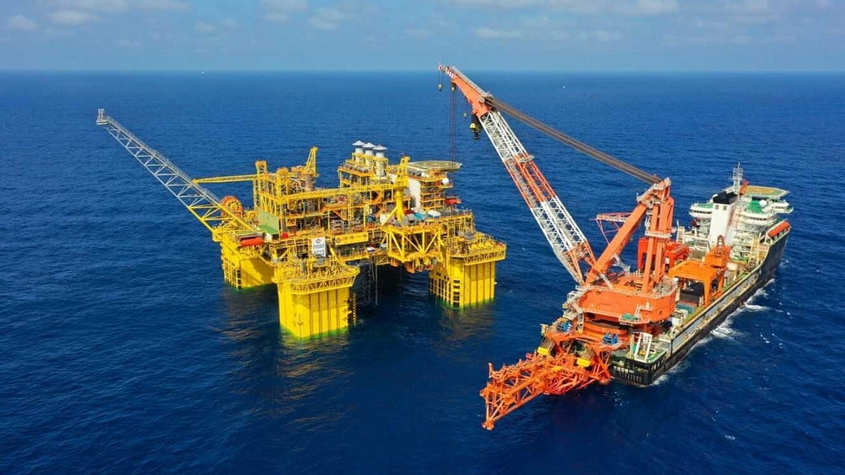 China's COOEC wins $4b QatarEnergy LNG contract with Saipem