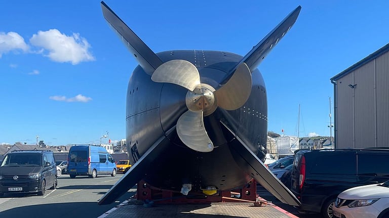 XV Excalibur – Large unmanned submarine to serve as technology testbed