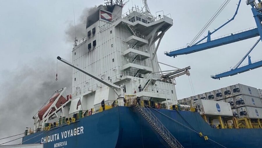 Four injured after fire ignites on containership in Delaware port