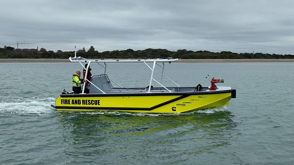 UK builder delivers compact fire/rescue craft for harbour waters