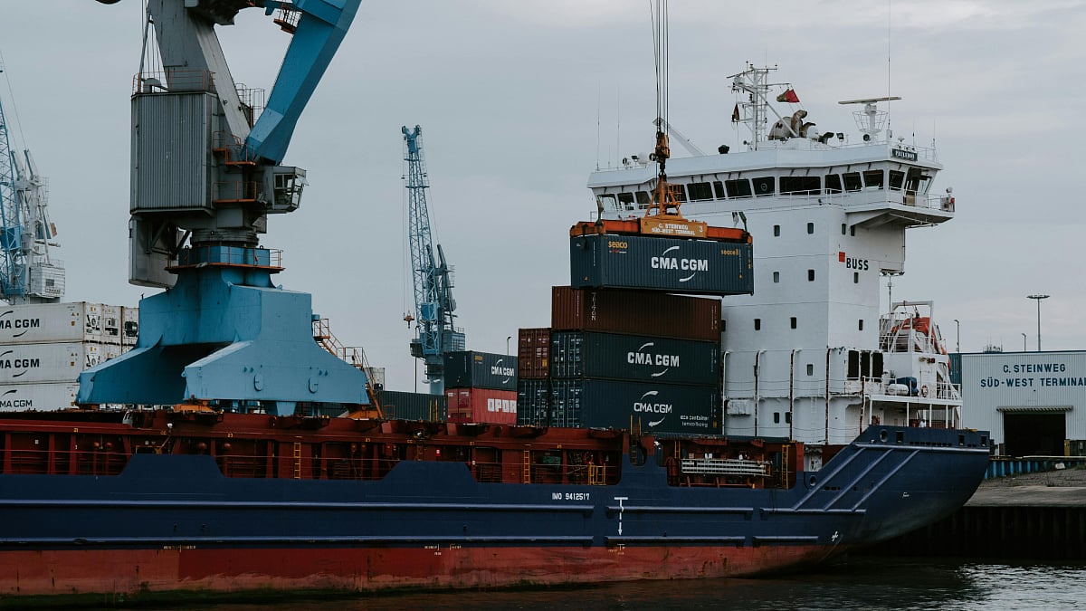 Slow down: avoiding haste and minimising accidents aboard ship