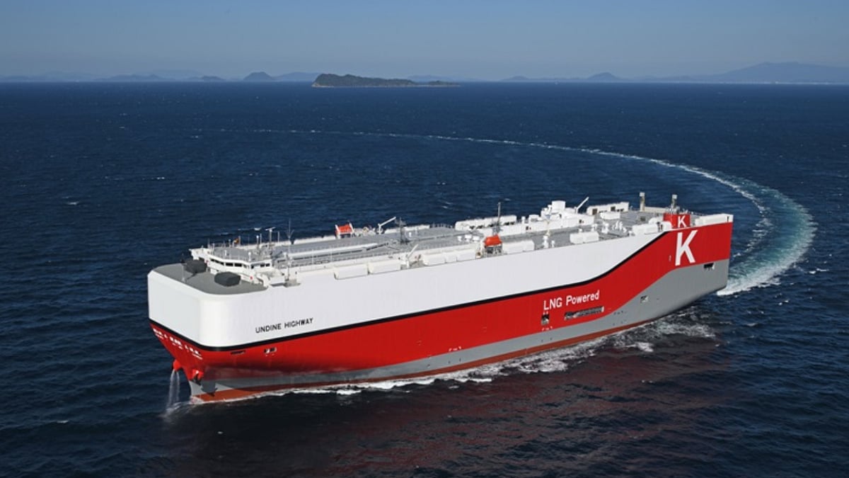New dual-fuel car carrier delivered to K Line