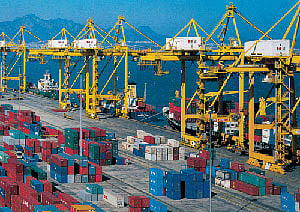 Dalian postpones container terminal expansion