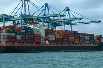 Containers and oil lead French port recovery