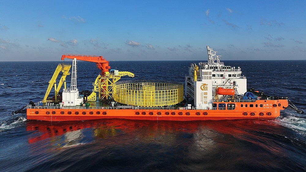 VESSEL REVIEW | Qifan 19 – Chinese cable-laying vessel boasts 10,000 ...